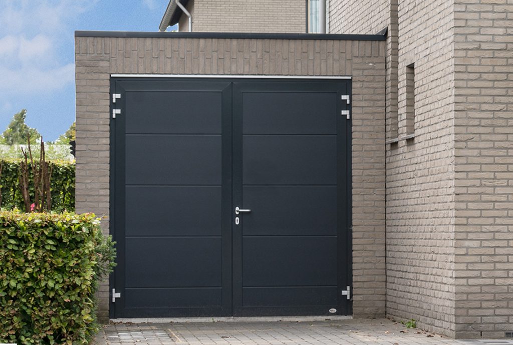 Garagedeur met loopdeur - Garagedeurspecialisten