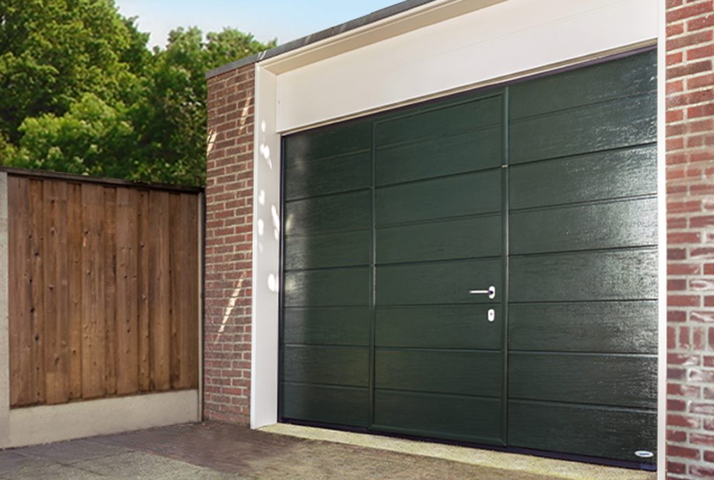 Garagedeur met loopdeur - Garagedeurspecialisten